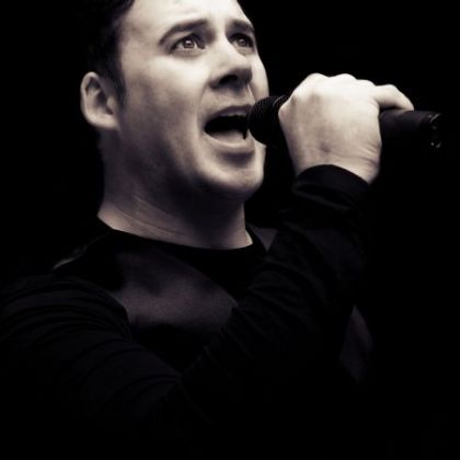 Adam South - Great Male Vocal With Live Guitar